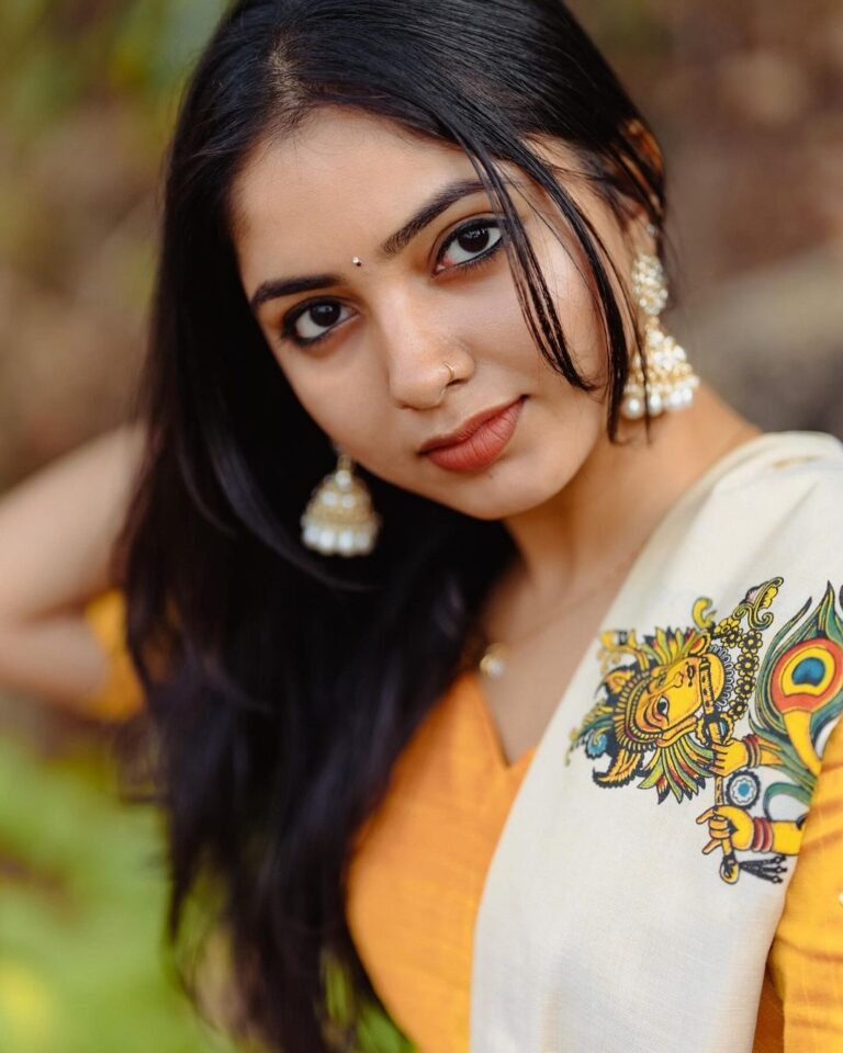 Indian Girl Showing Boobs Majahub 9846
